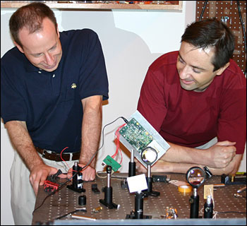 www.photonics.com - /images/1006/